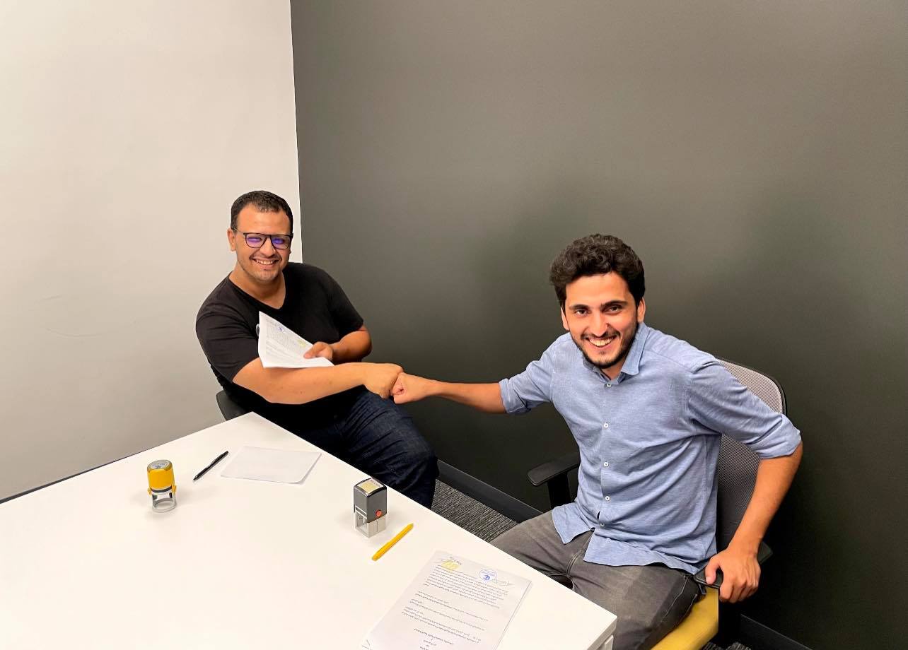 Signing An Agreement With Radio Do Fm Libyan Technology Foundation